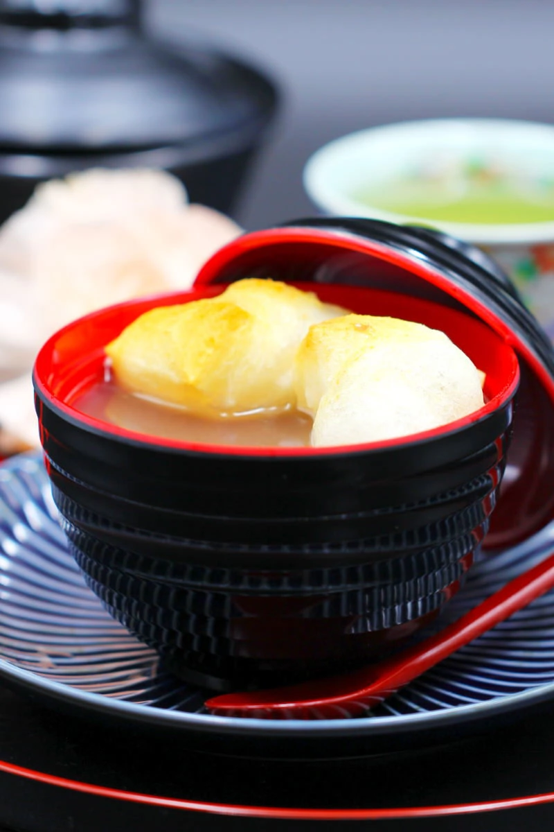 Oshiruko | Adzukisuppe mit gerösteten Mochi » REZEPT